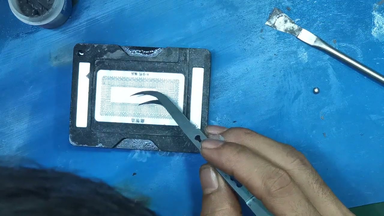 Reballing Chip Processor Intel Gen 8 SRFFX i5-8256U - Whiskey Lake-U ...