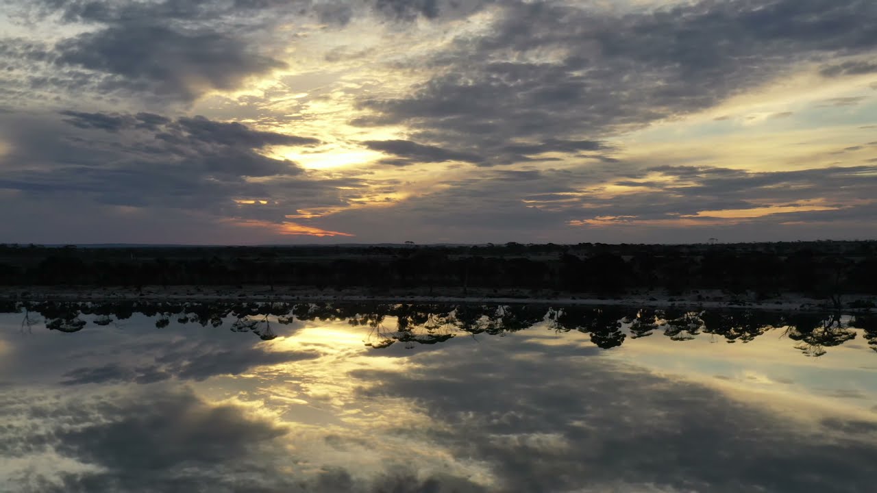 Sunset Wave Rock Resort, Lake Magic Hyden Western Australia - YouTube