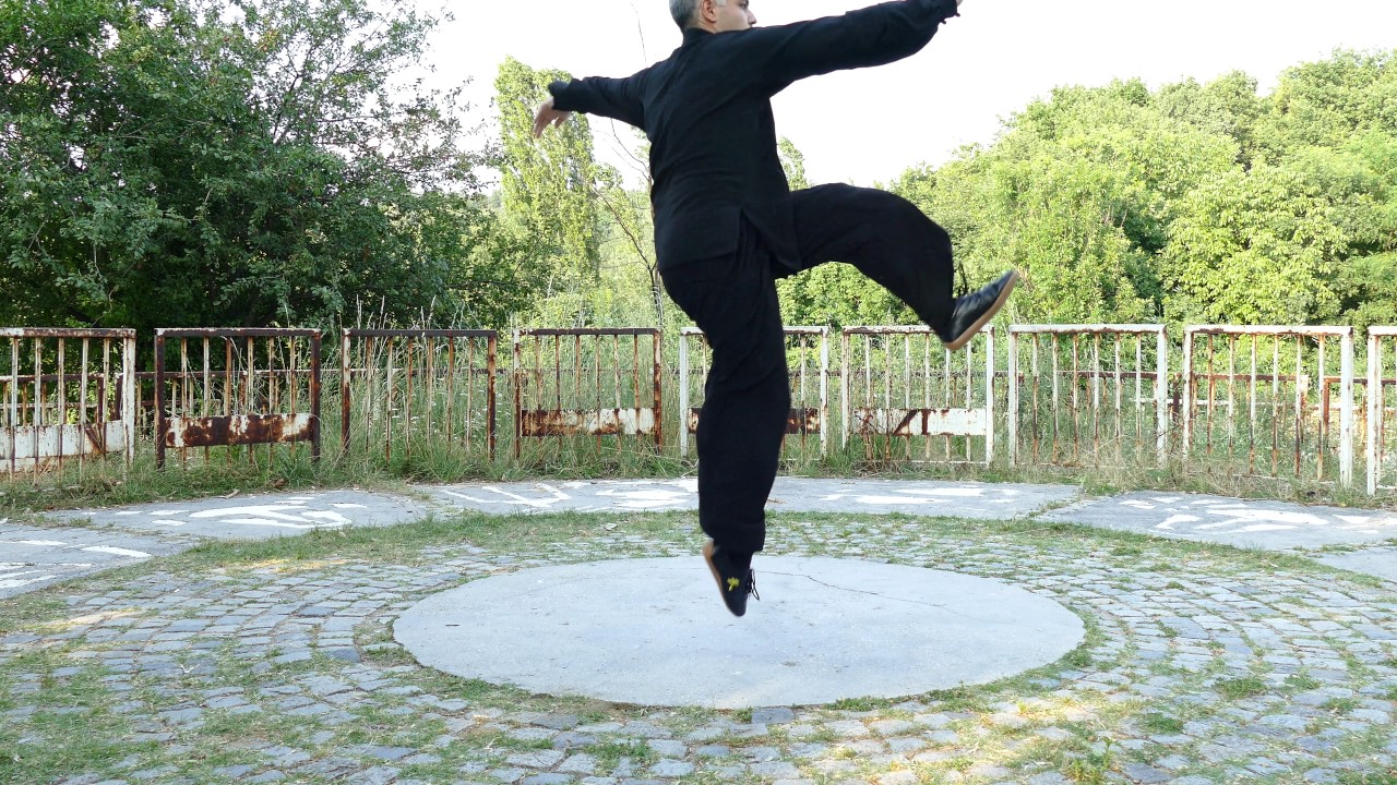 Lao-Jia Yi-Lu Chen Style Tai Chi - YouTube