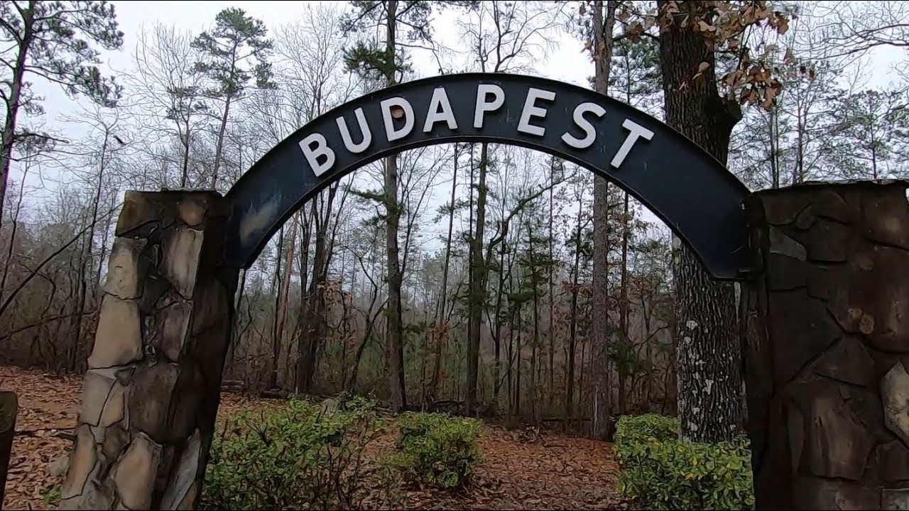 Made it to Budapest Finally: A Hungarian Cemetery - YouTube