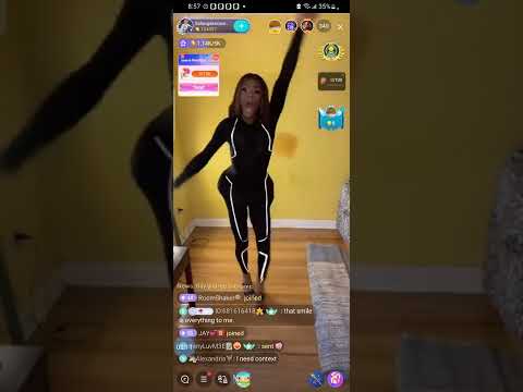 Entertainment purposes only  SolangeKnows I seen you almost fall sis 🤣 #bigo #bigolive #traphouse