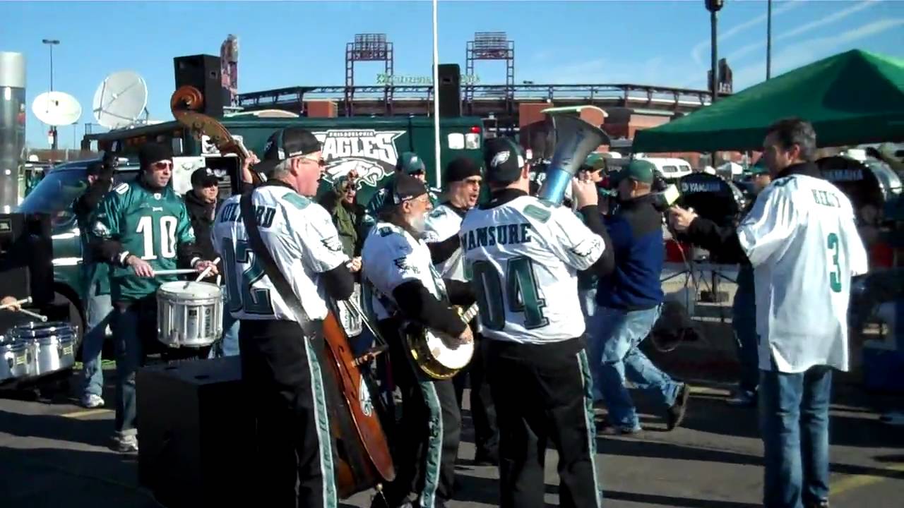 Talon Drumline and Eagles Pep Band with Bob Kelly - YouTube
