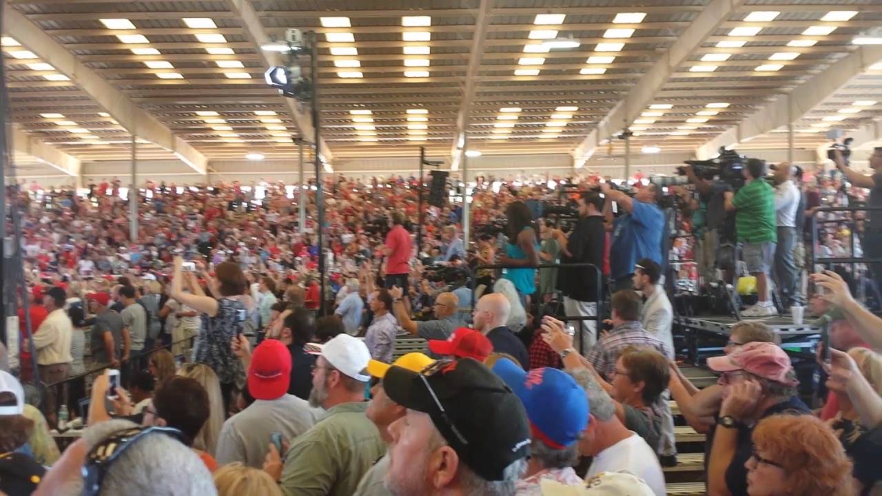 Large crowd 10,000+ - YouTube