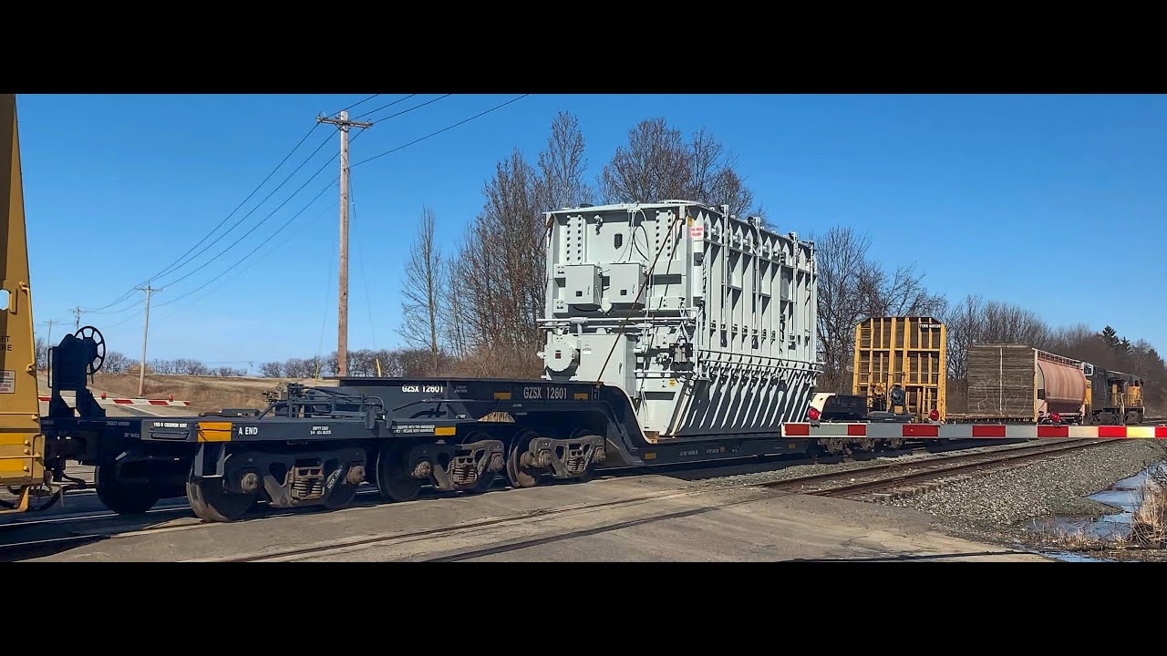 UP 5498 & CSXT 394 on CSX Q090 Produce Train with a High & Wide @ Sheridan, NY - YouTube