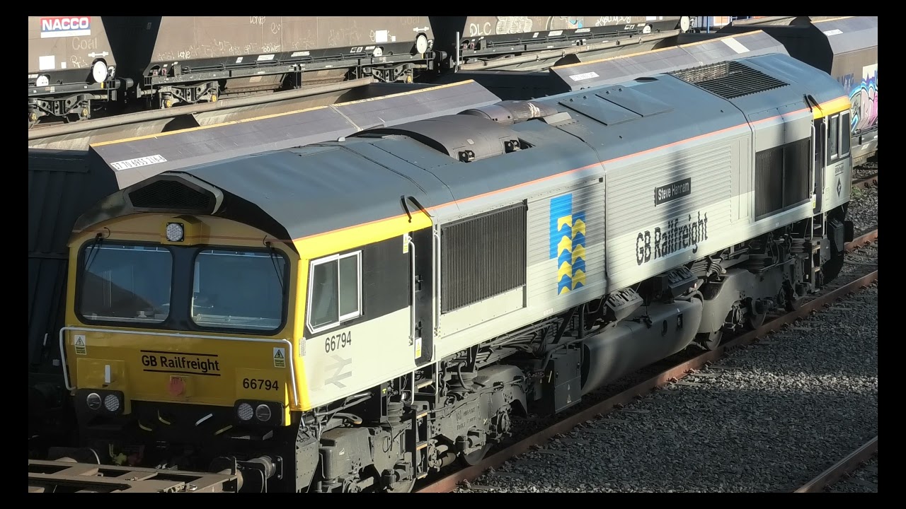 Class 66,66794, Steve Hannam at Tonbridge West yard on 5 jan 2022 - YouTube