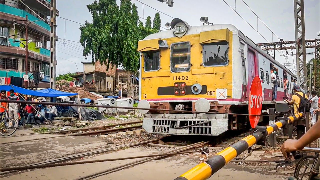 #railgate : Busy rail gate | passenger special train crossing level ...