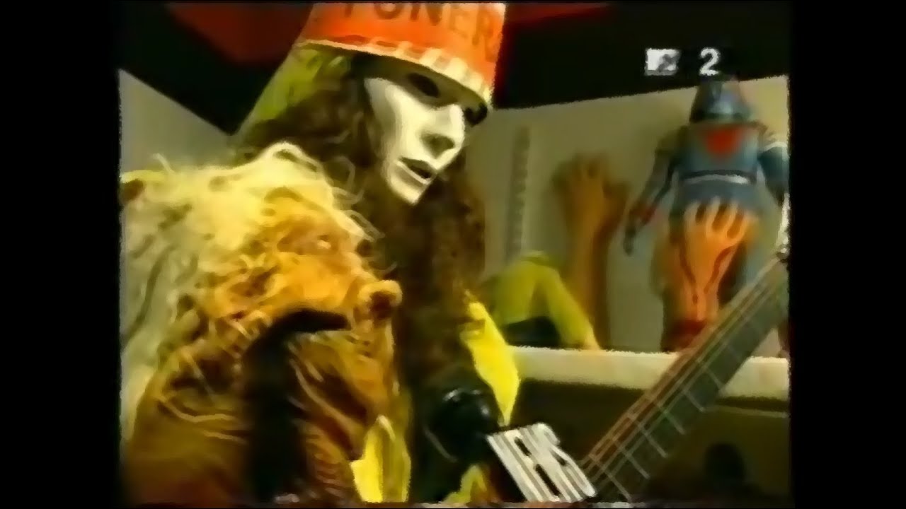 Buckethead MTV Interview 2003 [Communicating via Herbie] - YouTube