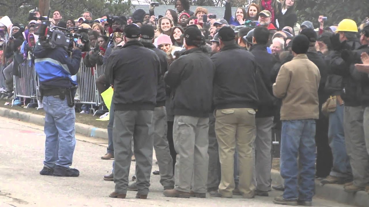 MOVE THAT BUS AUGUSTA! Extreme Makeover, pt.2 - YouTube