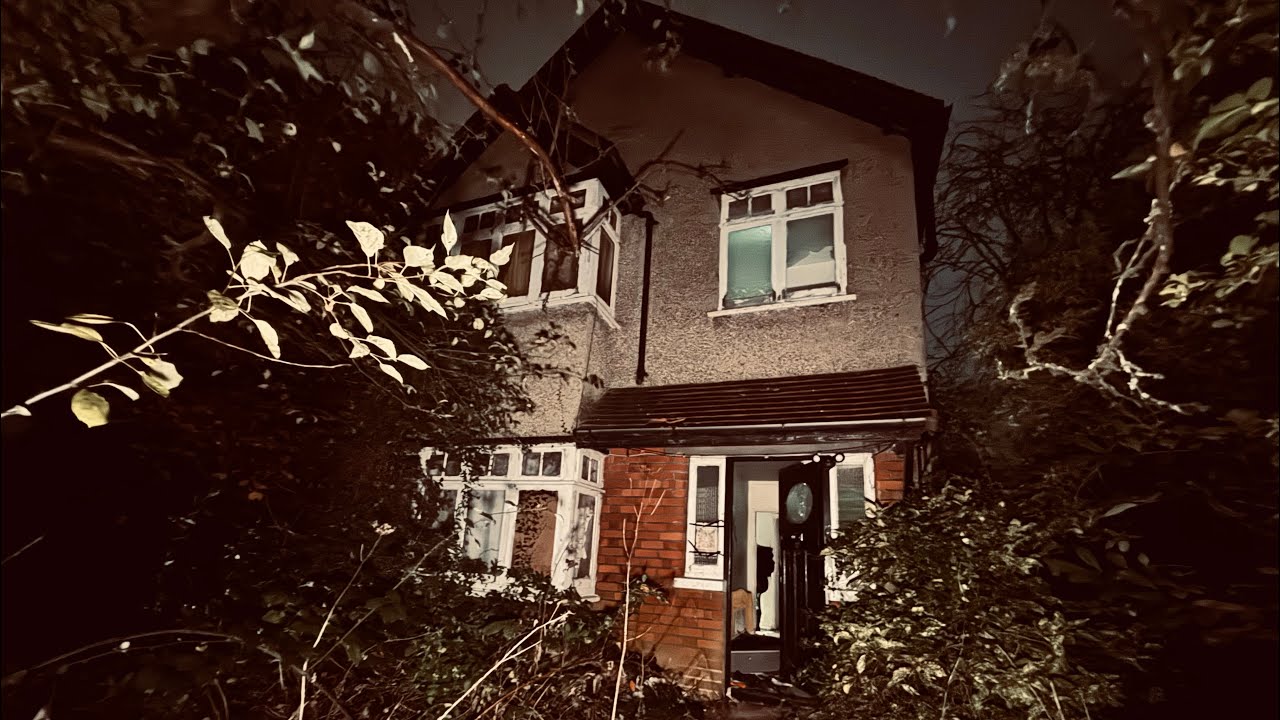 ANOTHER HOUSE ABANDONED AND FORGOTTEN| IT ANGERS ME WHAT WE FIND INSIDE ...