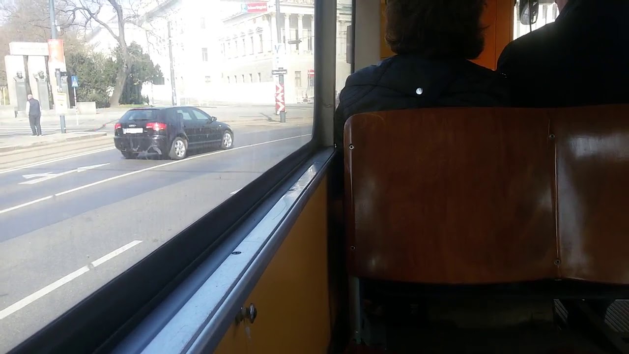 Straßenbahn Linie D im 1. Bezirk in Wien(1) - YouTube