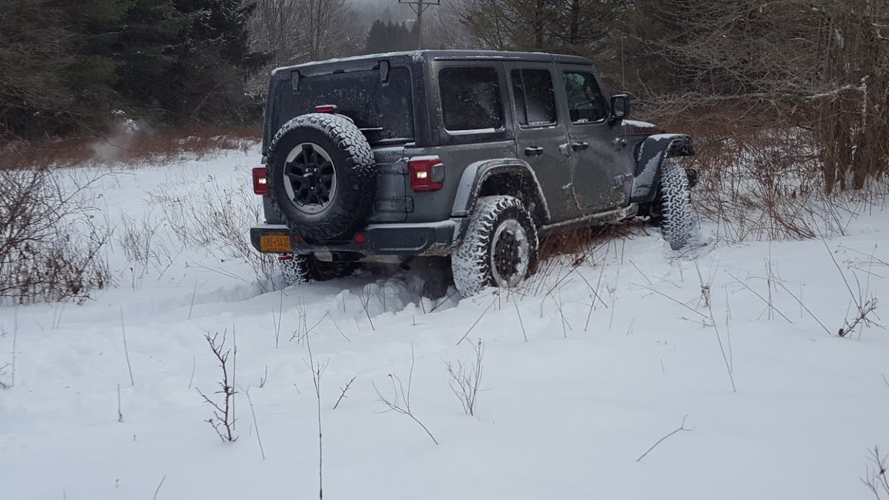 Winter driving Jeep Wrangler JLUR JL 2018 - YouTube