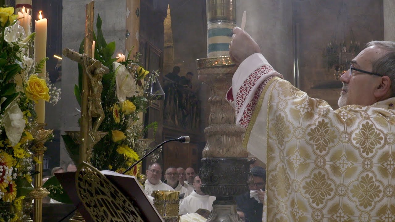 Vigil at the Holy Sepulcher. Easter in Jerusalem! - YouTube