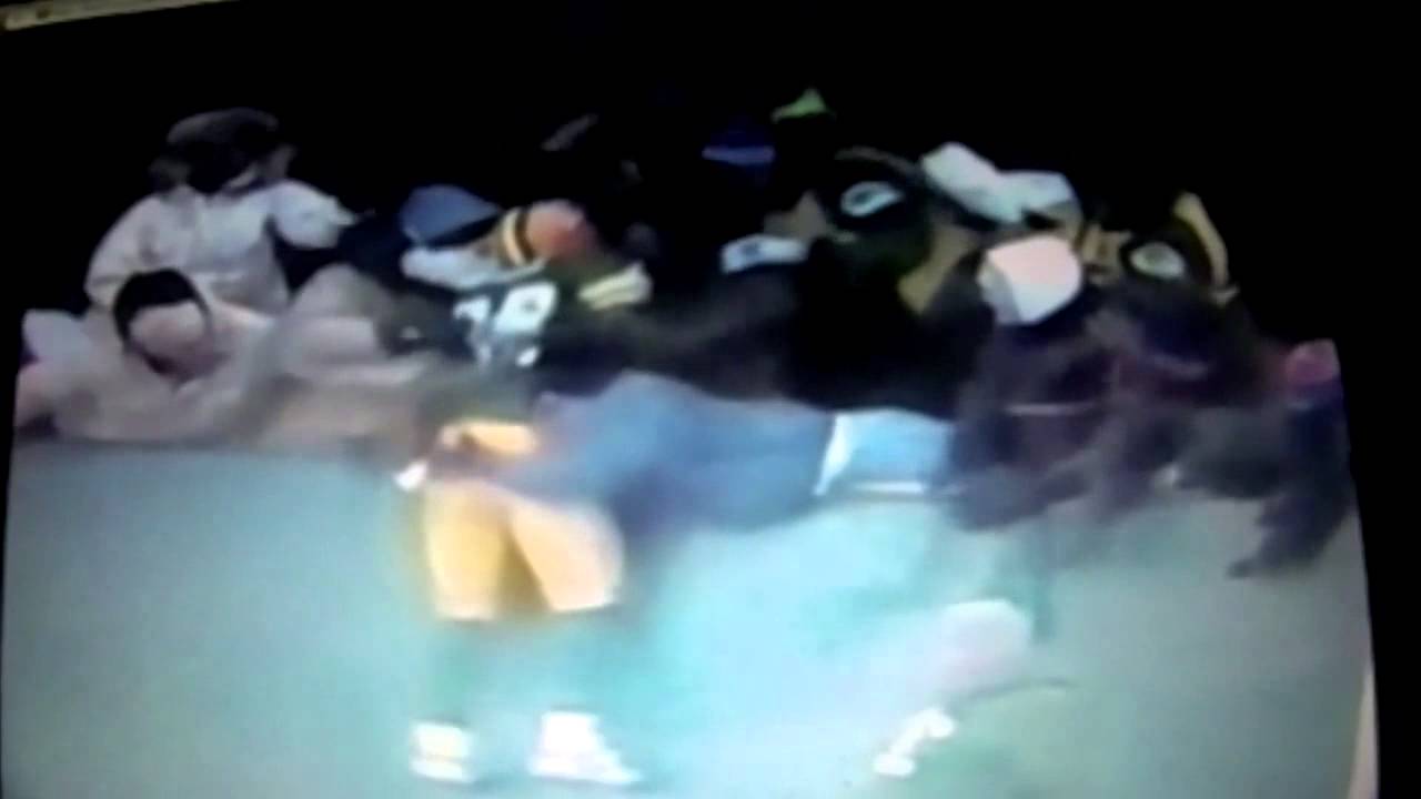 First Lambeau Leap Ever Leroy Butler 1993 - YouTube