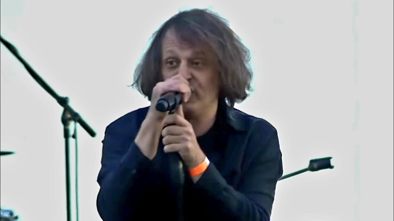 Alternosfera - Plângem / Steaguri fără culori (HQ) - YouTube