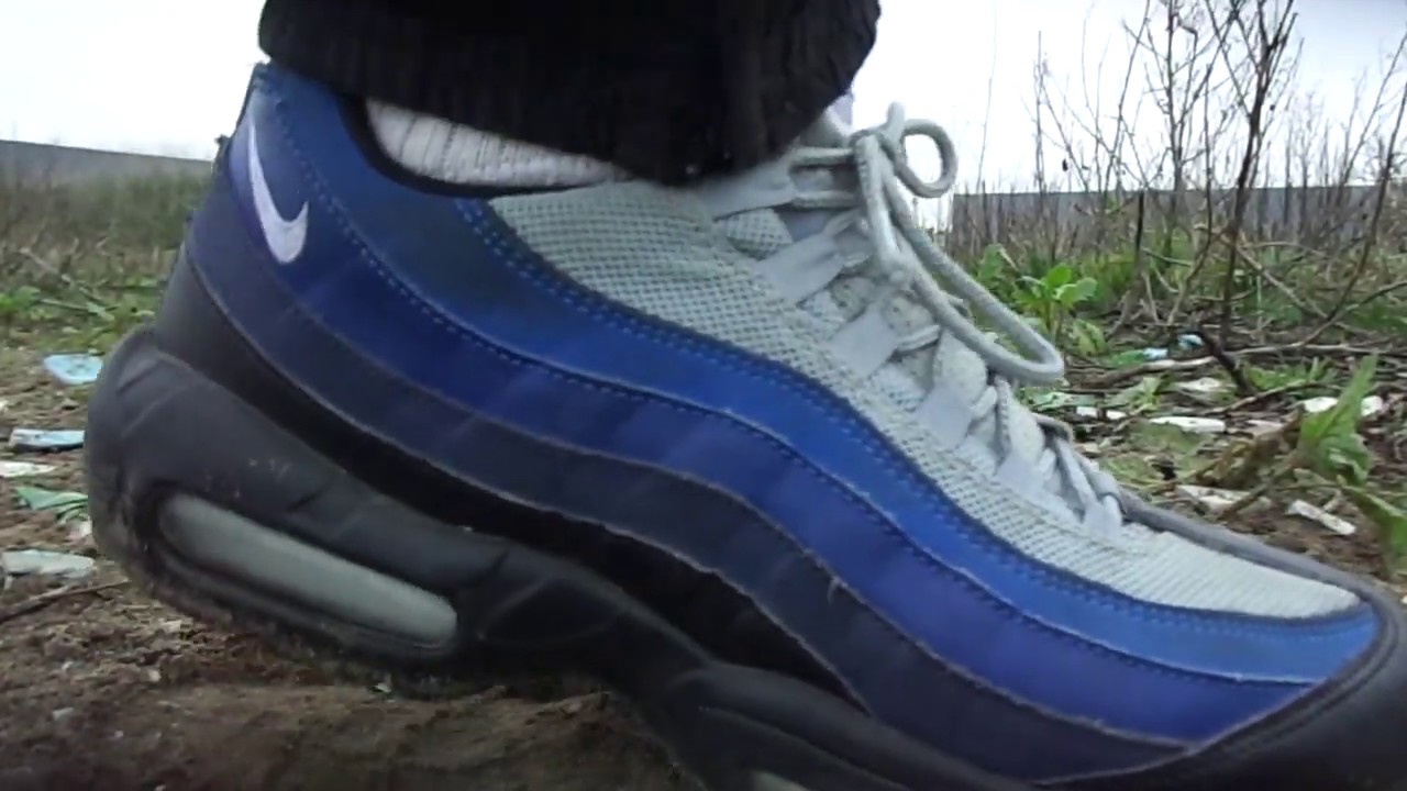Nike Air Max 95 stomp, trample and destroy some plates - YouTube