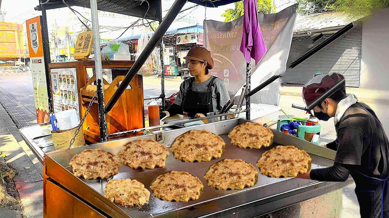 Only $1 Burger! Thai Chef Cooked Burgers On Motorcycle Food Truck ...