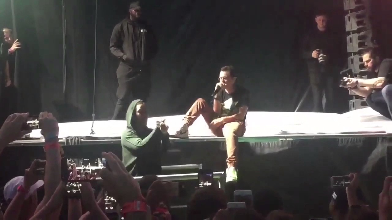 Logic Freestyles With Sign Language Interpreter at Gov Ball NYC - YouTube