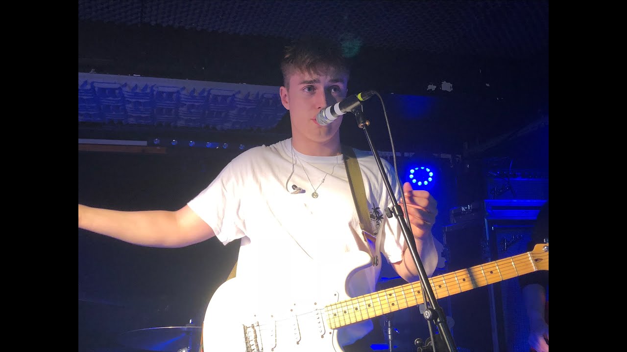 Sam Fender - Start Again (Live in Paris, 2018) - YouTube