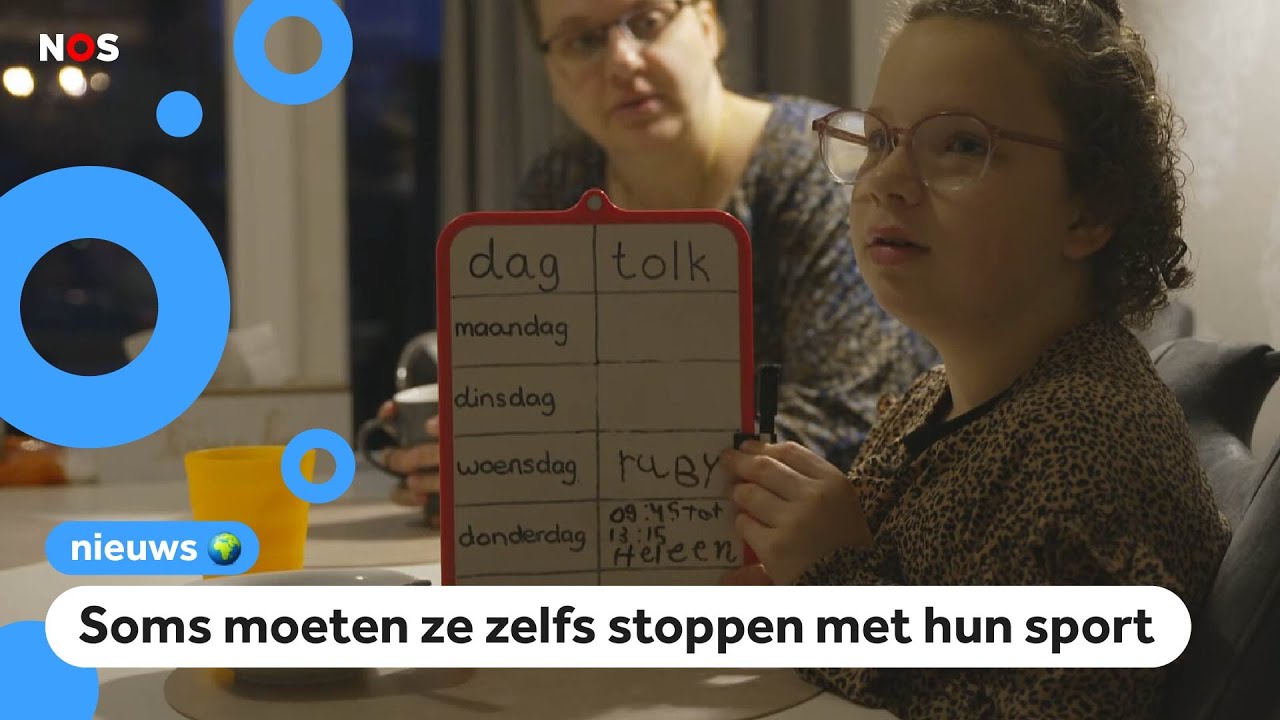 Veel te weinig tolken voor slechthorende en dove kinderen - YouTube