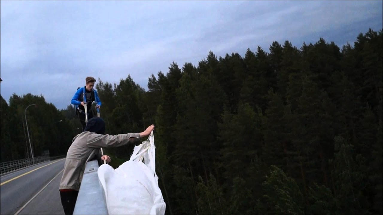 Redneck bridge basejump - YouTube
