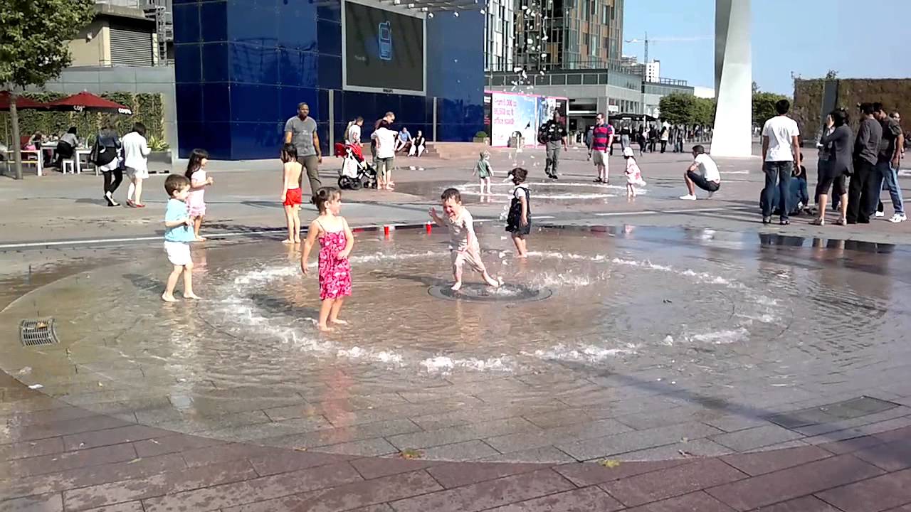 O2 Arena - Water Splash - YouTube