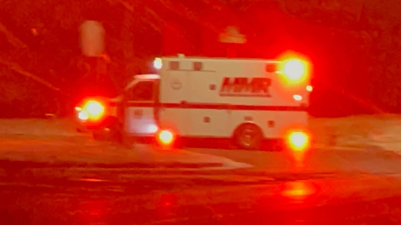 Saginaw MI MMR & Saginaw Police Responding STABBING - YouTube
