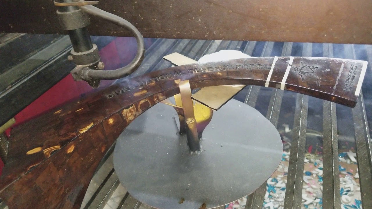 Laser Engraving. Engraving on hard coconut shell plaque - YouTube