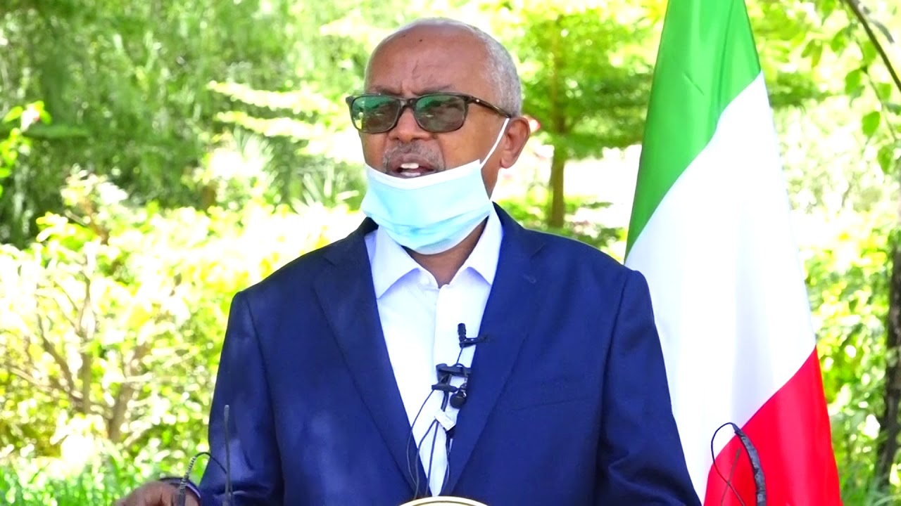 Madaxweyne ku xigeenka oo lacag dhan 100,000 oo doolar kala wareegay ...