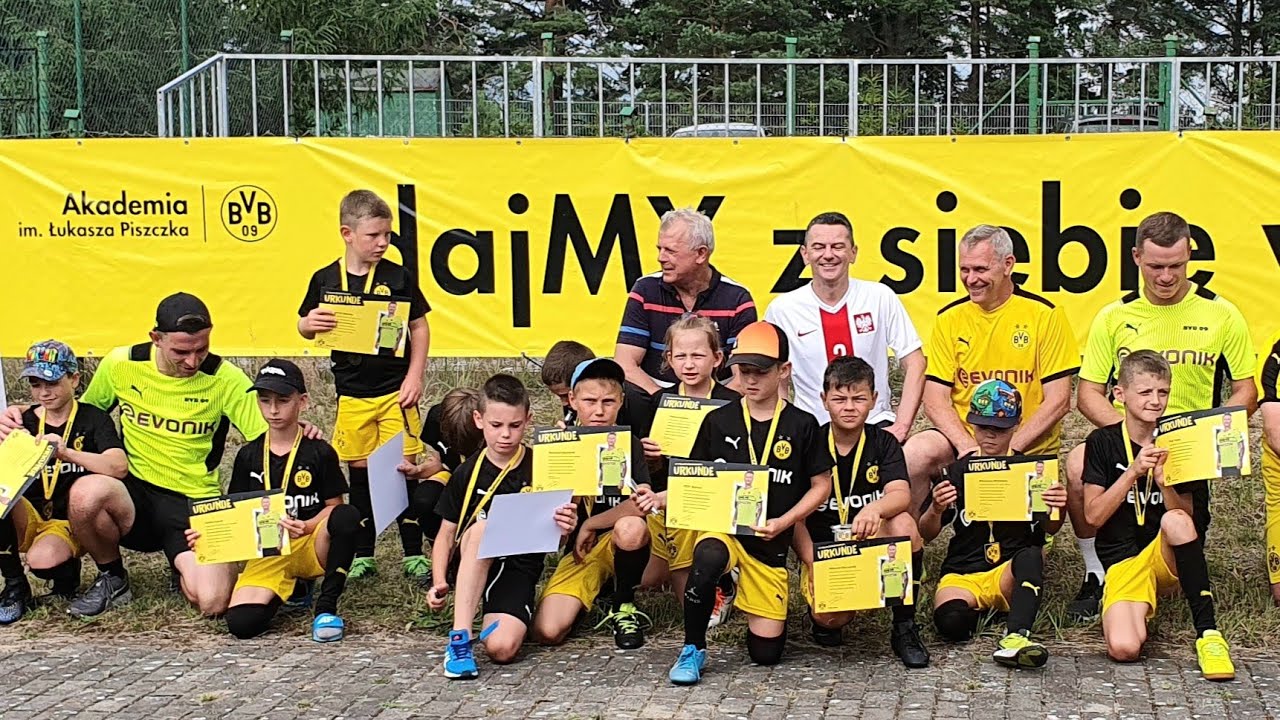 BVB Evonik Fußballakademie - Fundacja Akademia Łukasza Piszczka - YouTube