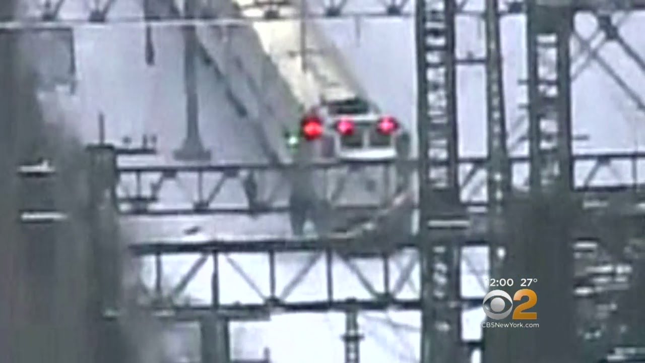 Amtrak Train Stuck Without Power - YouTube