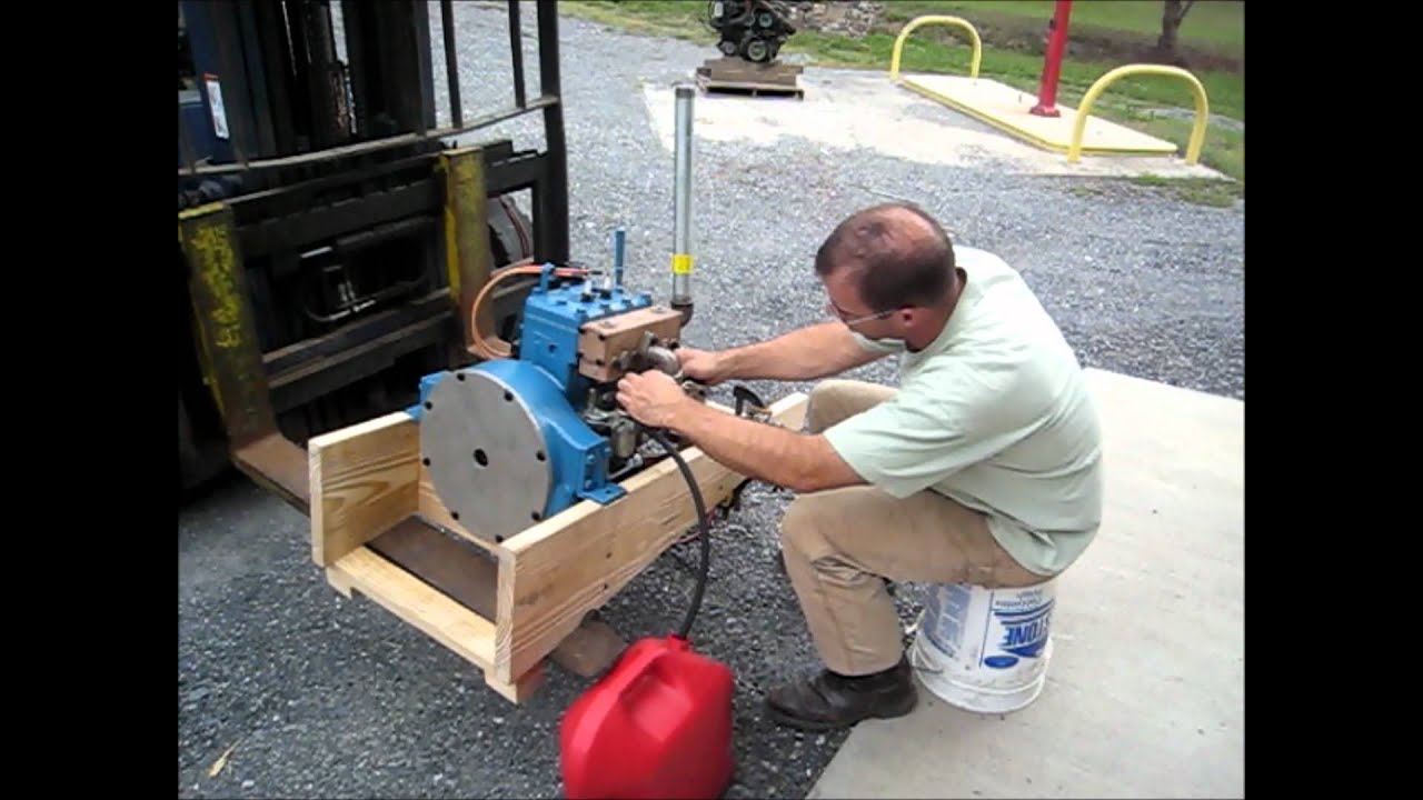 Hercules NXB marine engine first start - YouTube