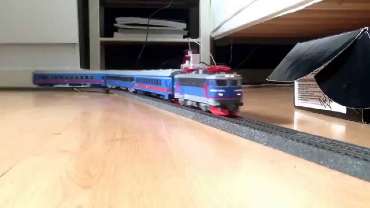 Roco Rc6 med SJ personvagnar - YouTube