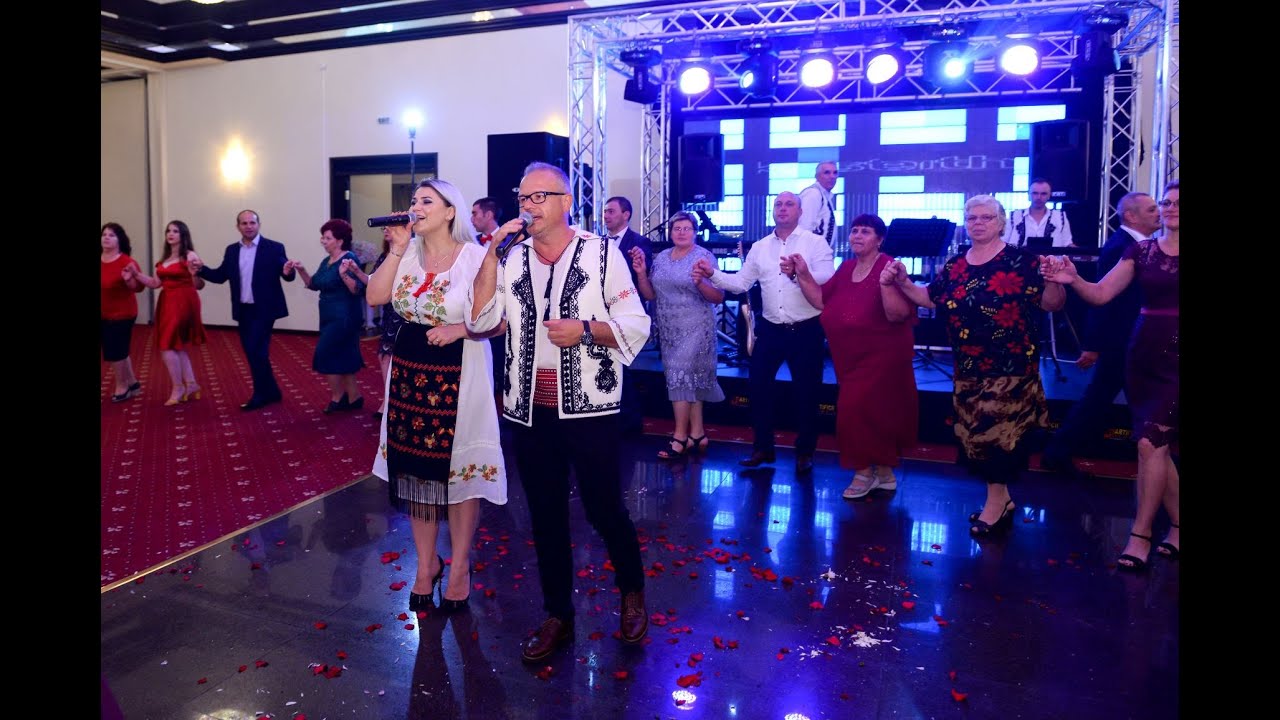 Formatia ROYAL - Colaj folclor - Nunta Esplanada Parc Tulcea - YouTube