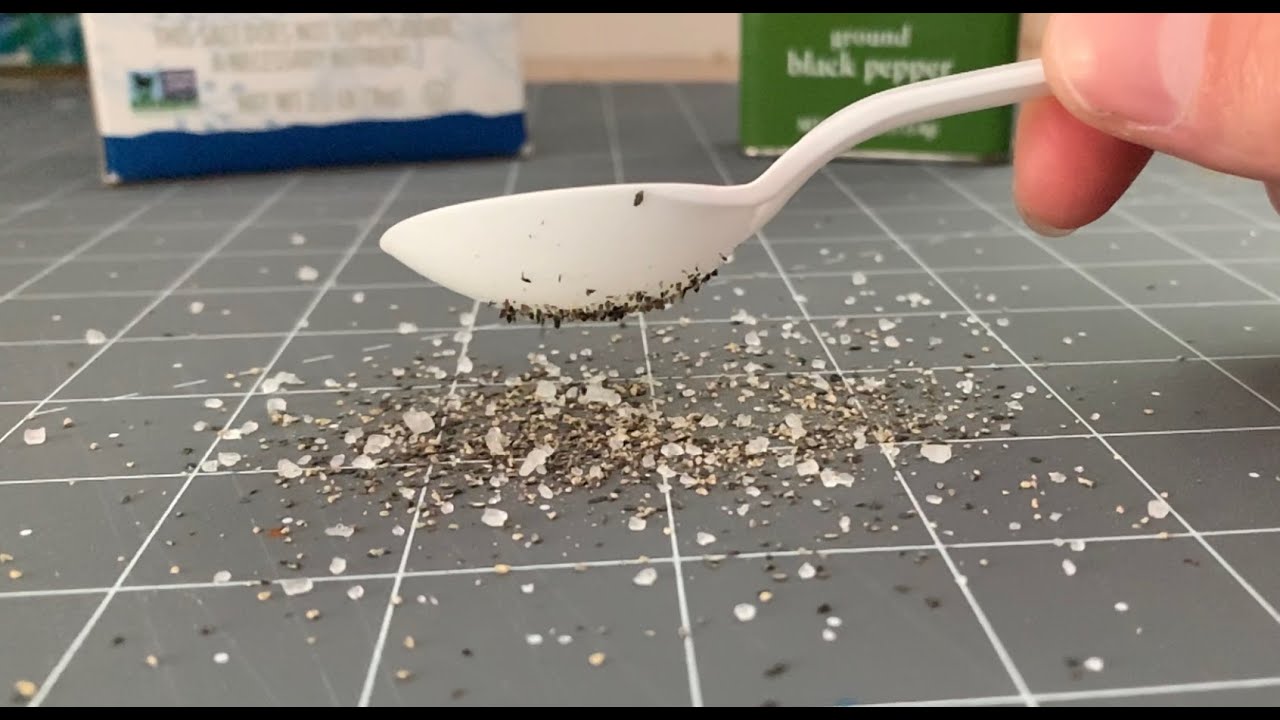 Salt And Pepper Static Electricity Uncanny Brands Star Wars Lightsaber