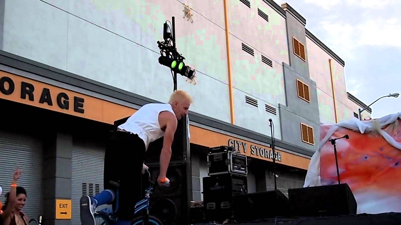 Wanderlust Circus: Blake Hicks - YouTube