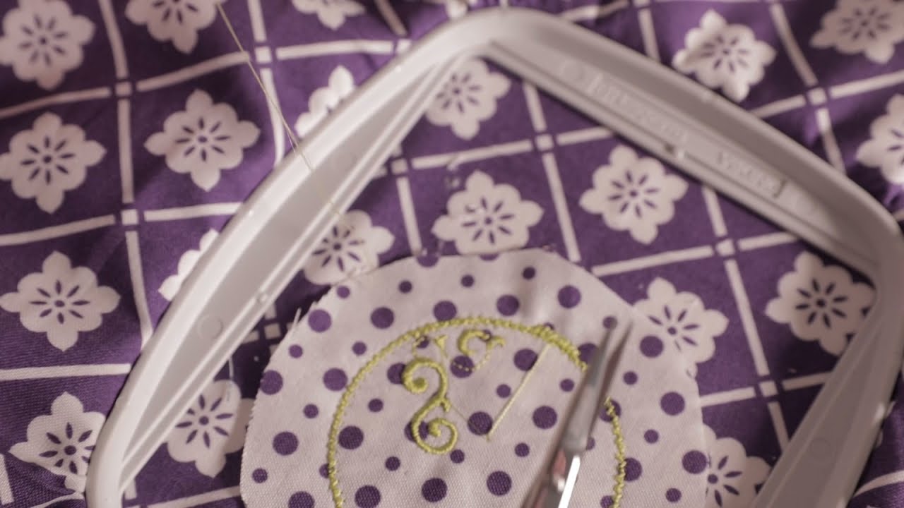 SINGER® Elite Curved Embroidery Scissor - YouTube