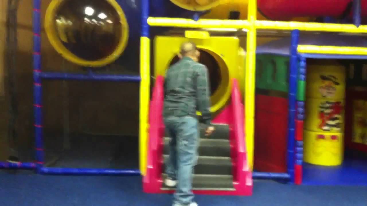 Pretty Raheim & Asian Penguin run obstacle course for crack - YouTube