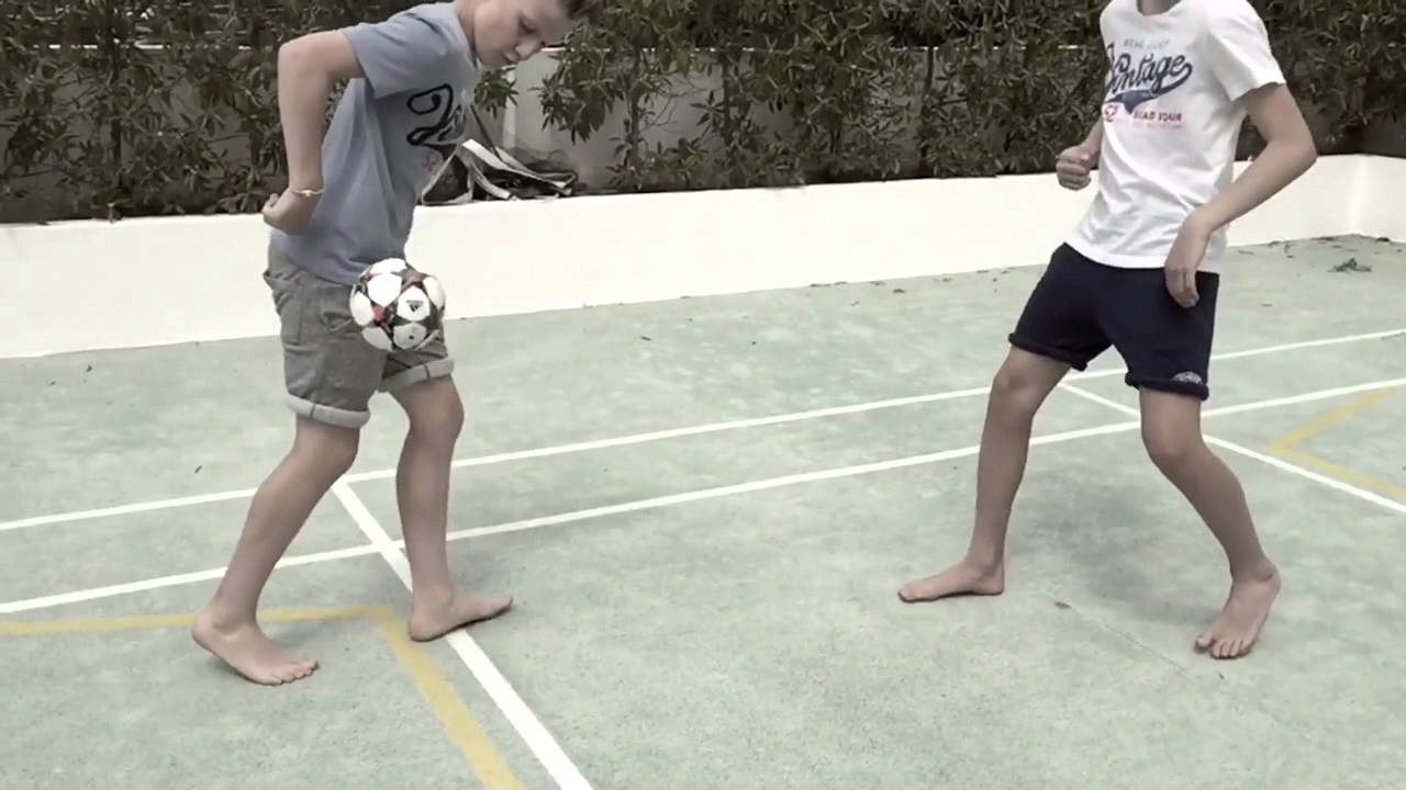 How to embarrass your friends #1 - YouTube