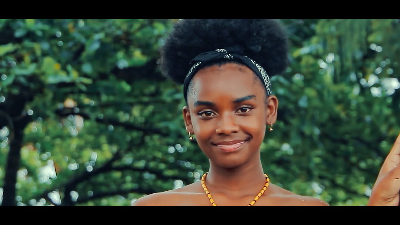 TAZ MAN - ANTSIKA ROA (Officiel Video) - YouTube