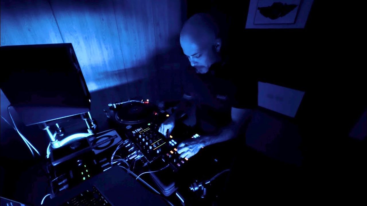 Diego Vega - DJ Mix #003 Deep Tech/Minimal - YouTube