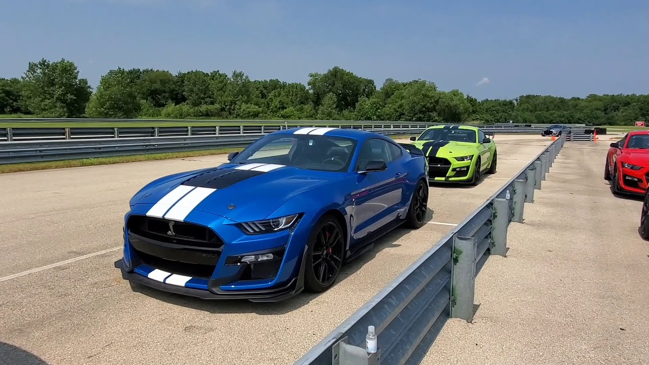 Shelby GT500 Track Tour & Hot Lap - YouTube