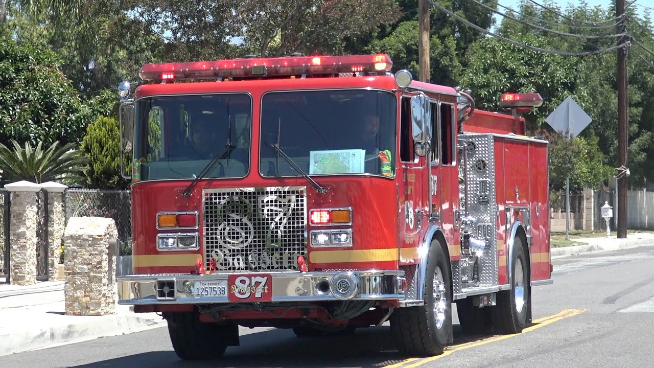 LACoFD Engine 87 Responding Code 3 - YouTube