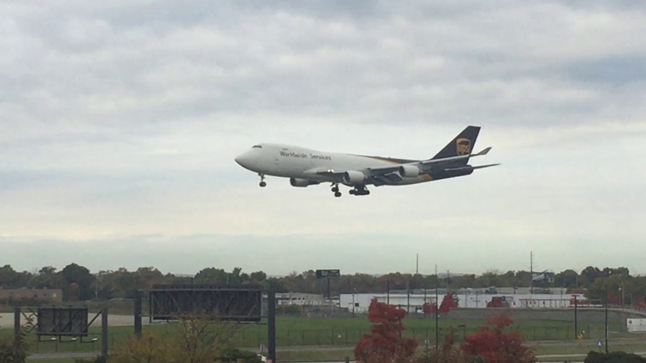 UPS 747 landing at SDF (Louisville International) - YouTube