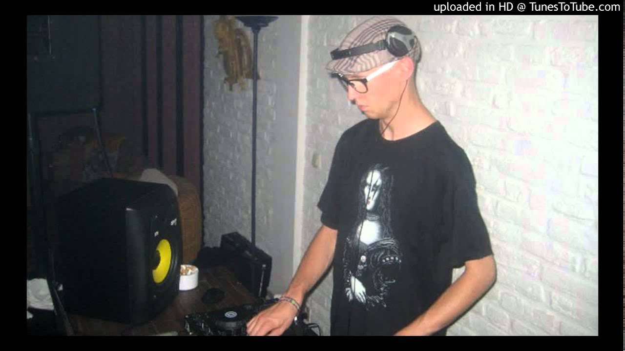 yesjar - trilionaire samplace - YouTube