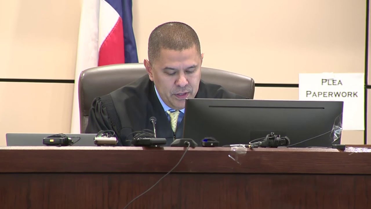 Judge in Andre McDonald murder trial reads Allen Charge to jury - YouTube