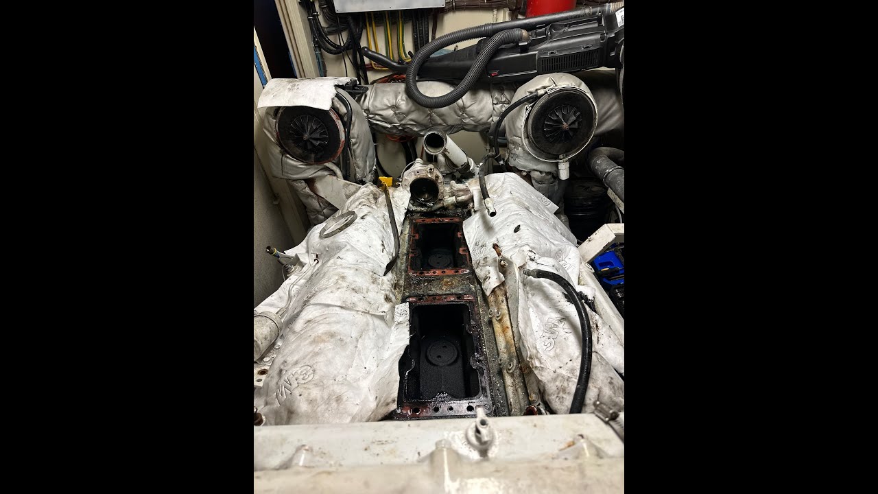 Southern Comfort Blower Removal on a Detroit Diesel 12v71 Marine Engine ...