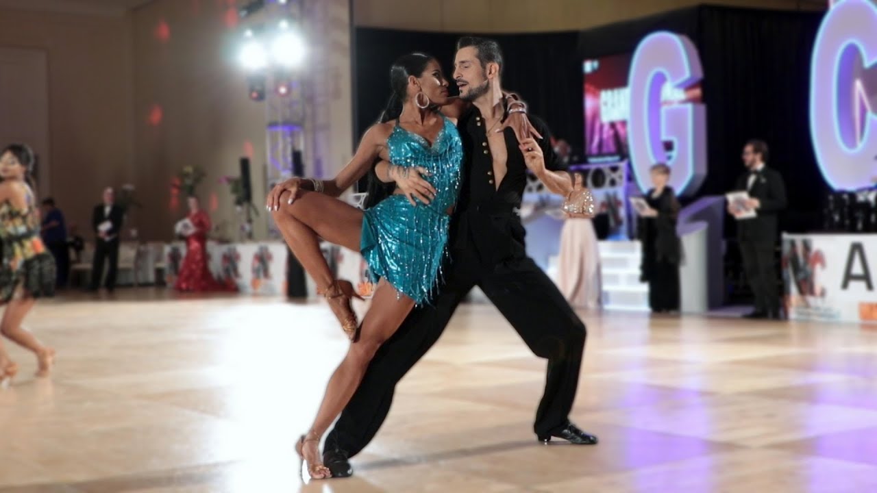 Roger Romero & Arismel Naya - American Cha Cha I Grand National ...