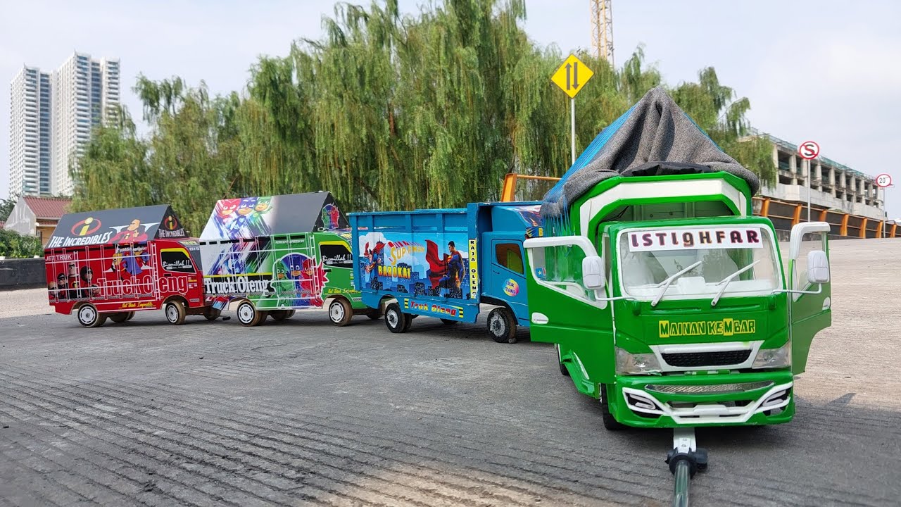 Konvoi Miniatur Truk Oleng, Truk Oleng balapan diaspal kota,Full Truk ...