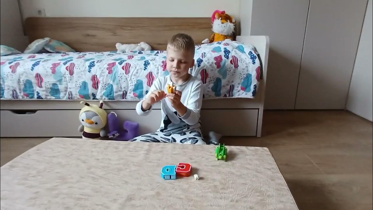 Трансботы Lingvo Zoo. Дима собирает трансботы A, B, C, D. - YouTube