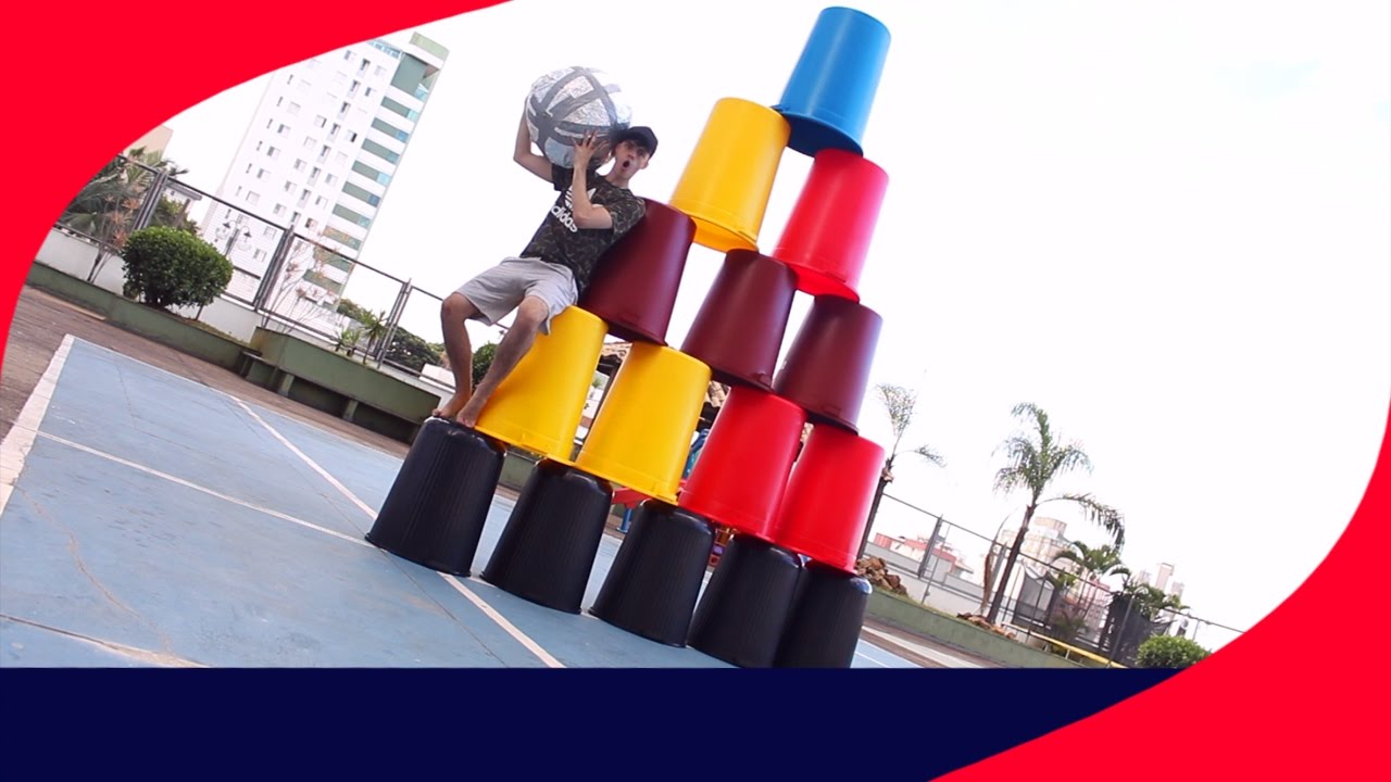TORRE DE COPOS GIGANTES - YouTube